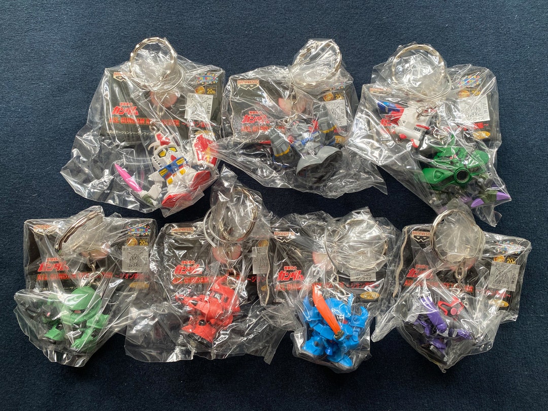 Vintage 2000 Banpresto Gundam 20th All Gundam Key Holder Keychain Set 7 ...
