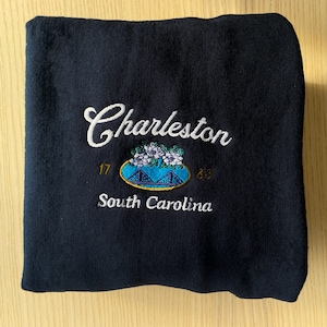 Charleston Sweatshirt, Vintage South Carolina Crewneck Embroidered ...