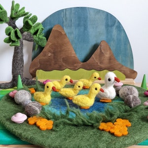 5 Little Ducks Playscape / Duck Pond With 6 Ducks Felt Play Mat ...