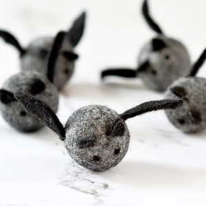 Felt Bats - Packet of 5 Grey Bats, for Loose Parts Play, Small World ...