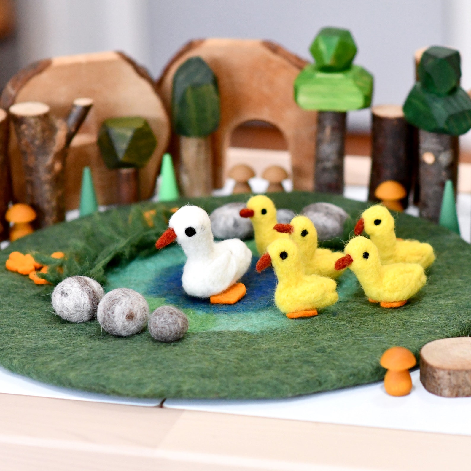 5 Little Ducks Playscape / Duck Pond With 6 Ducks Felt Play Mat ...