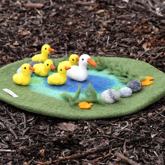 5 Little Ducks Playscape / Duck Pond With 6 Ducks Felt Play | Etsy