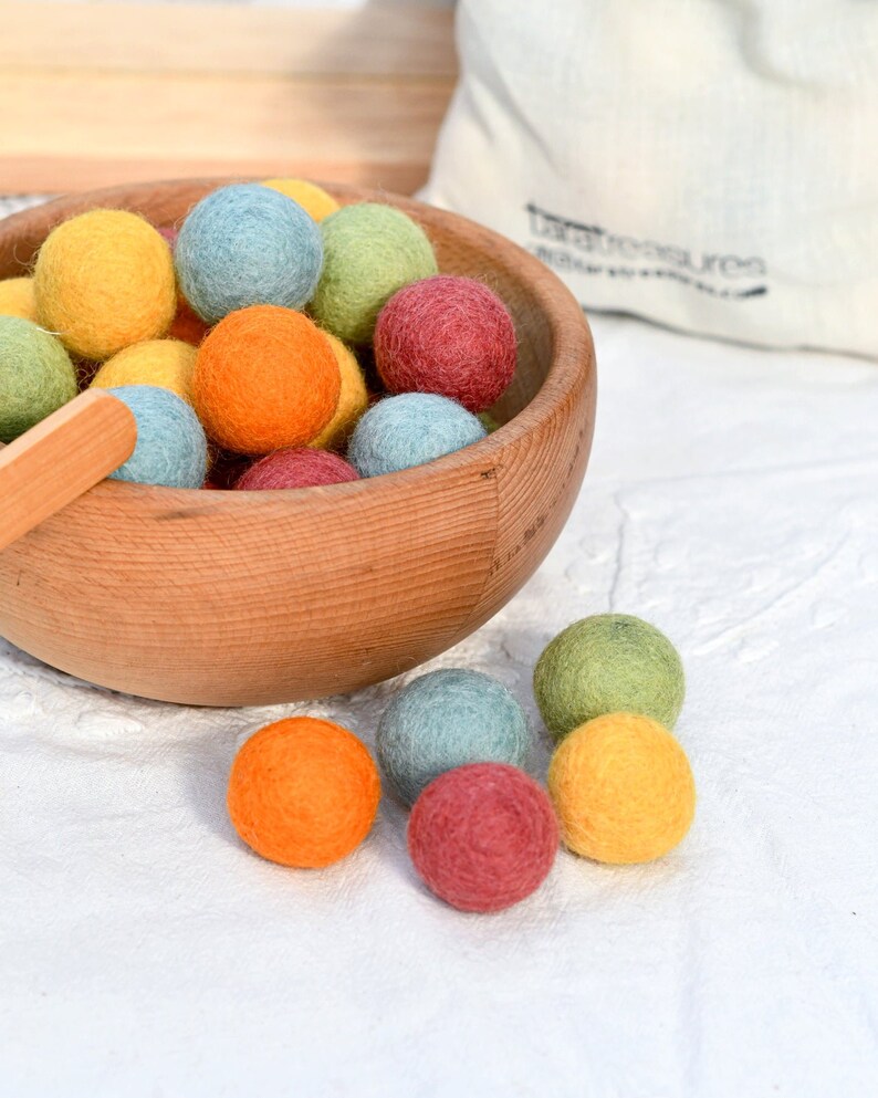 30 Wool Felt Balls in a Pouch 3cm Felt Balls Sunshine - Etsy