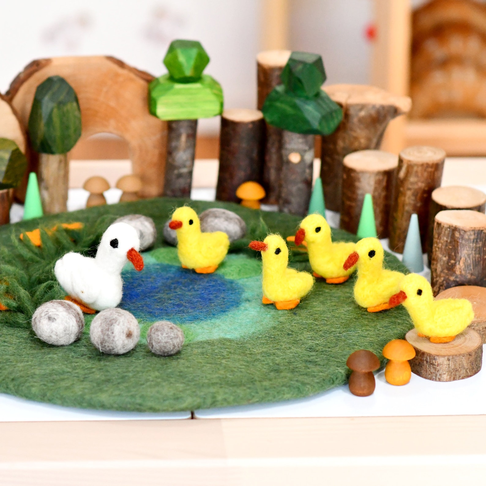 5 Little Ducks Playscape / Duck Pond With 6 Ducks Felt Play Mat ...