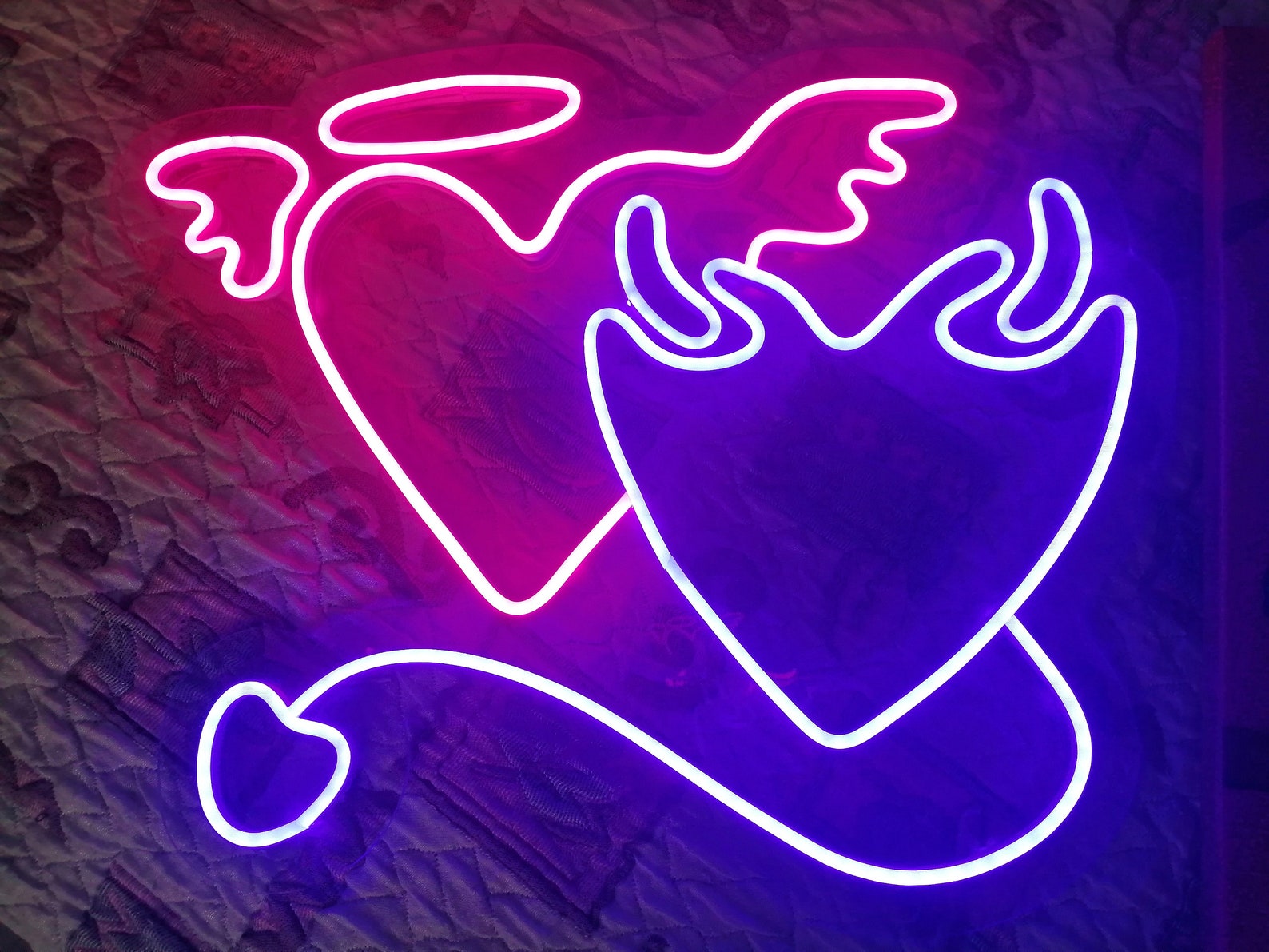 Neon Sign Valentine's Day, Angel and Devil, the Heart of Angels and ...