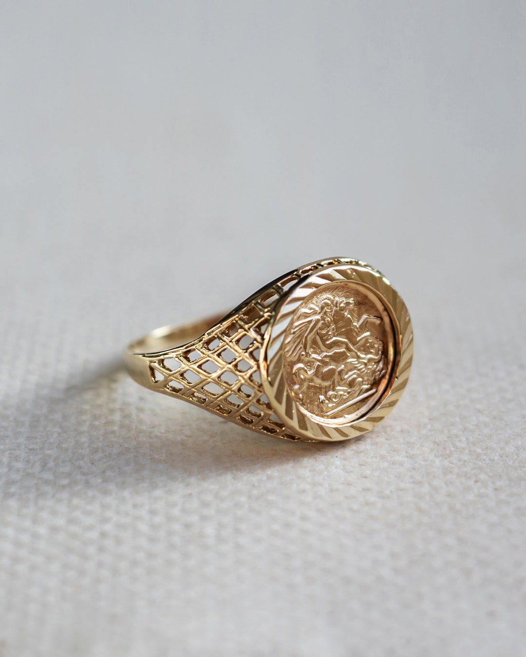 Vintage 9ct Yellow Gold Coin Ring EU Size 17 - Etsy Sweden