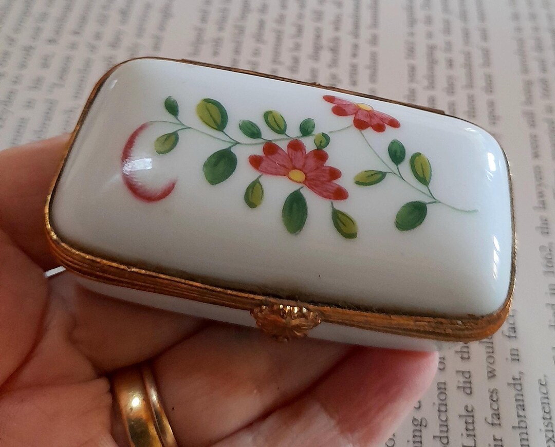 Beautiful Limoges France Pill Box, White Porcelaine With Floral Design ...