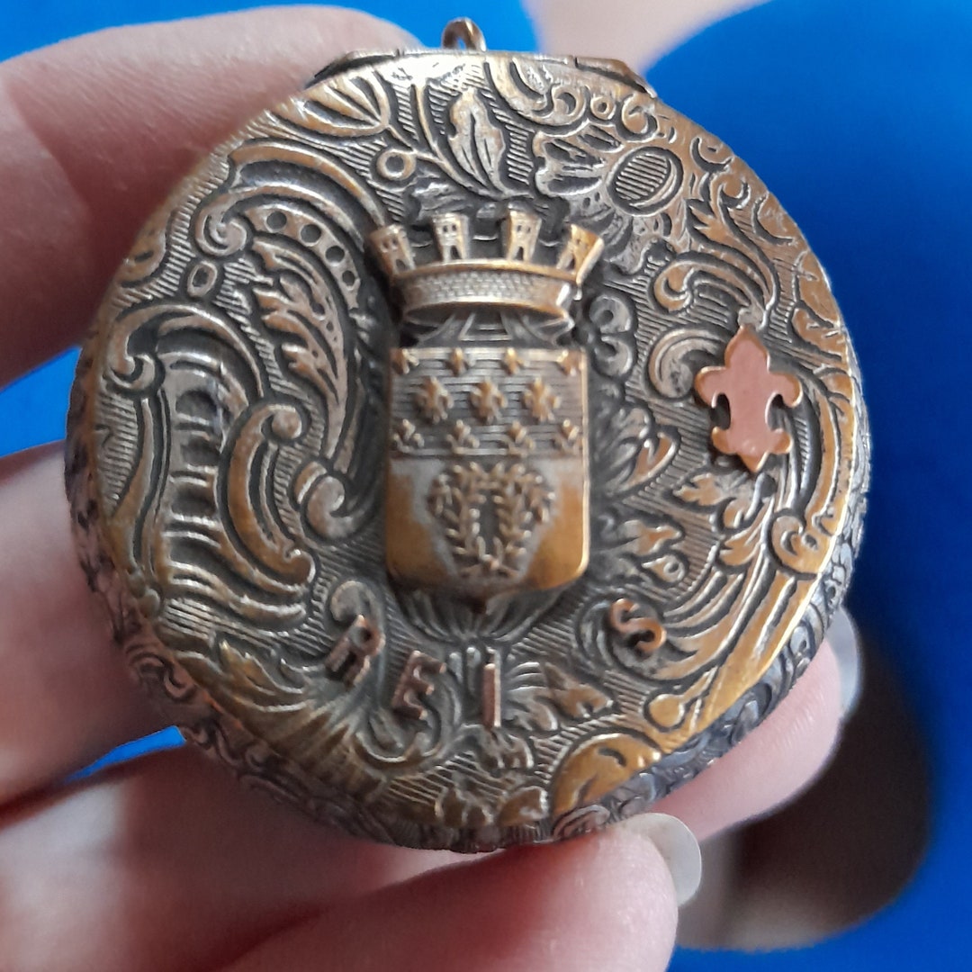 Wonderful Vintage Art Nouveau Pill / Snuff Box, Round With Coat of Arms ...