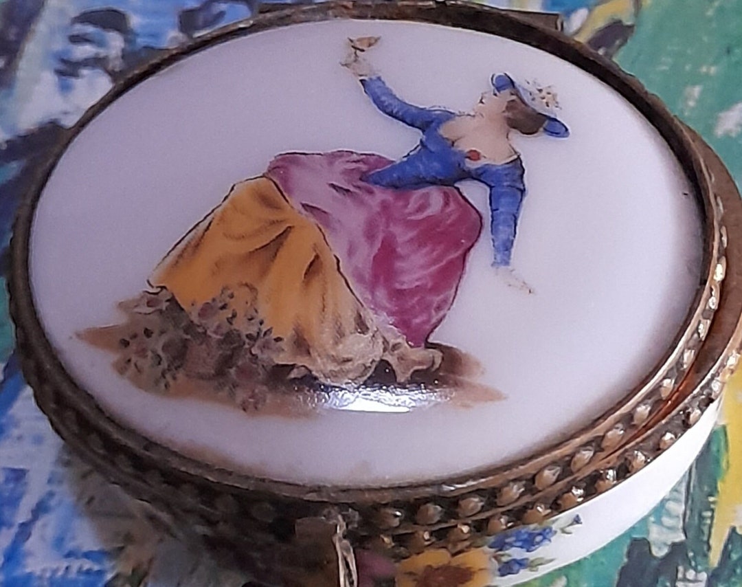 Beautiful Limoges France Pill Box With Painted Designs Inside and Out ...