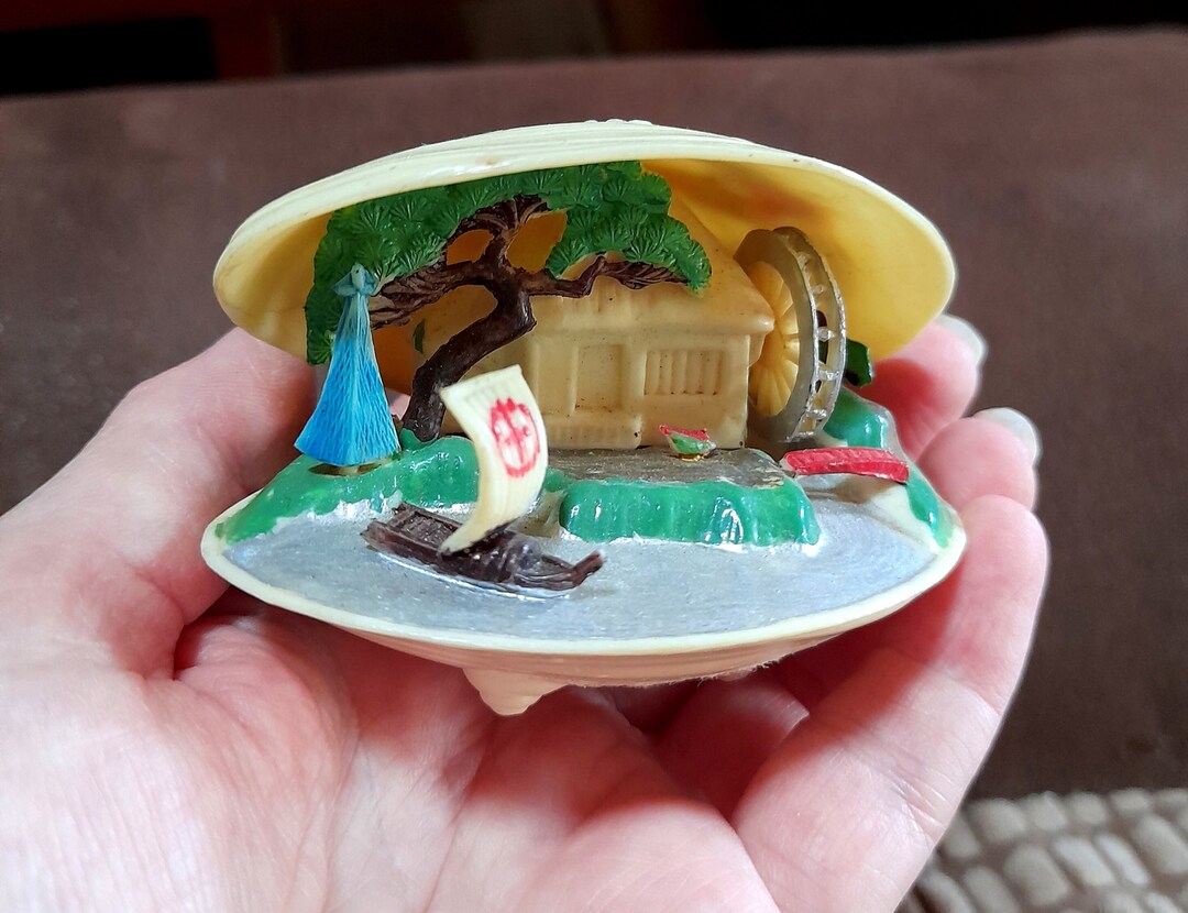 Vintage Japanese Celluloid Clamshell With Miniature Diorama - Etsy