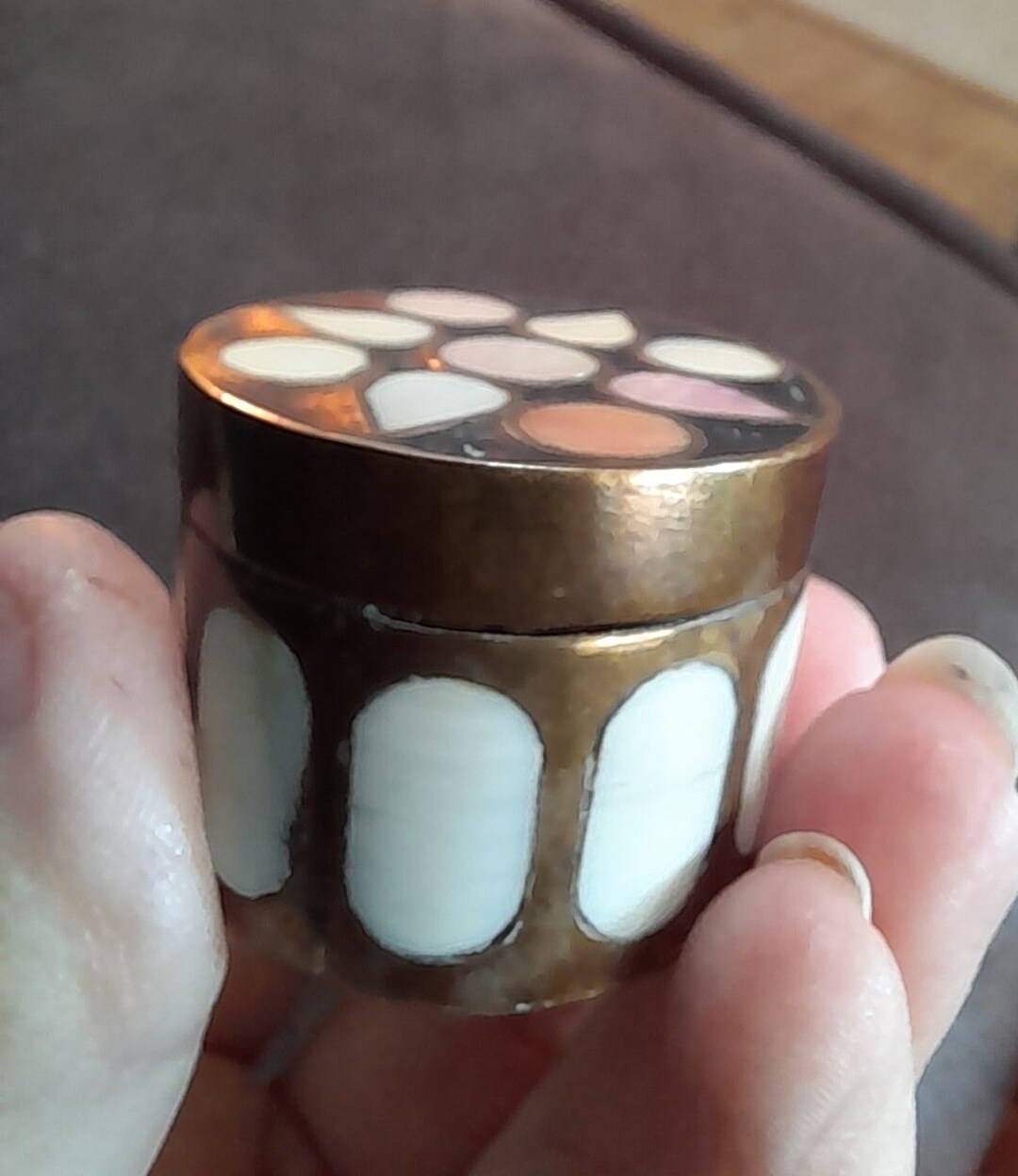 Vintage Brass Pill Box With Inlaid Pastel Shell on Lid, Collectable. - Etsy