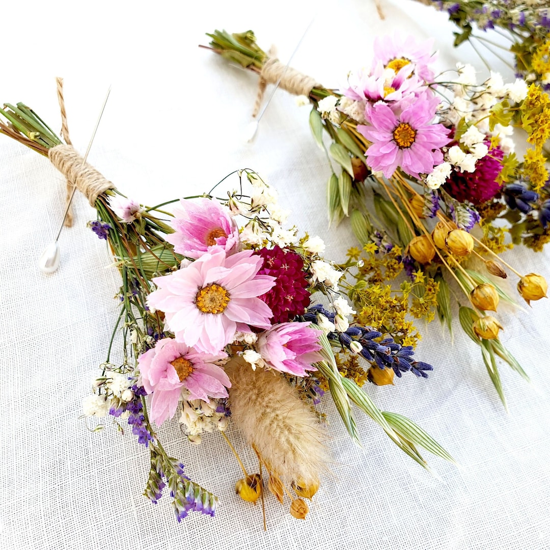 Dried Flower Buttonhole , Boutonniere With Pastel Pink Daises ...