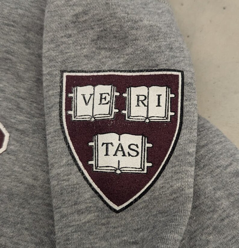 Vintage Harvard University VERITAS Hoodie - Etsy
