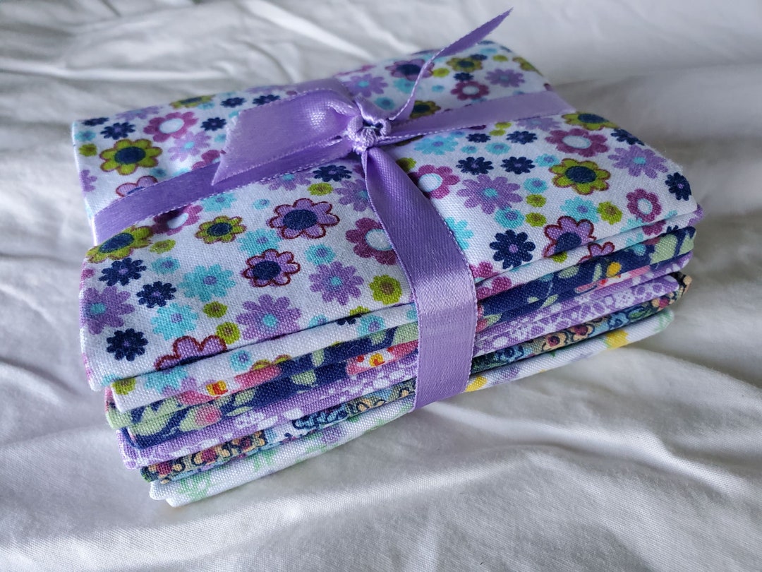 Ditsy Floral Fat Quarter Bundle of 5 Fabrics - Etsy