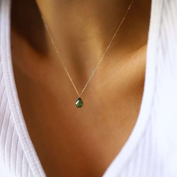 Teardrop Emerald Necklace - Etsy