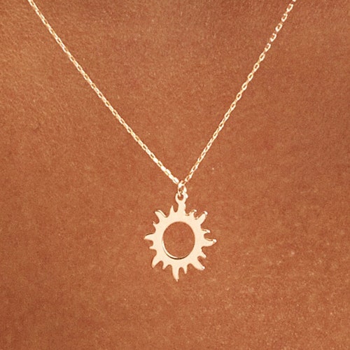 14K Solid Gold Tiny Sun Necklace / Minimal Designed Summer - Etsy
