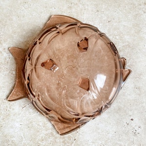 Pressed Glass Fish Fruit or Salad Bowl - Etsy