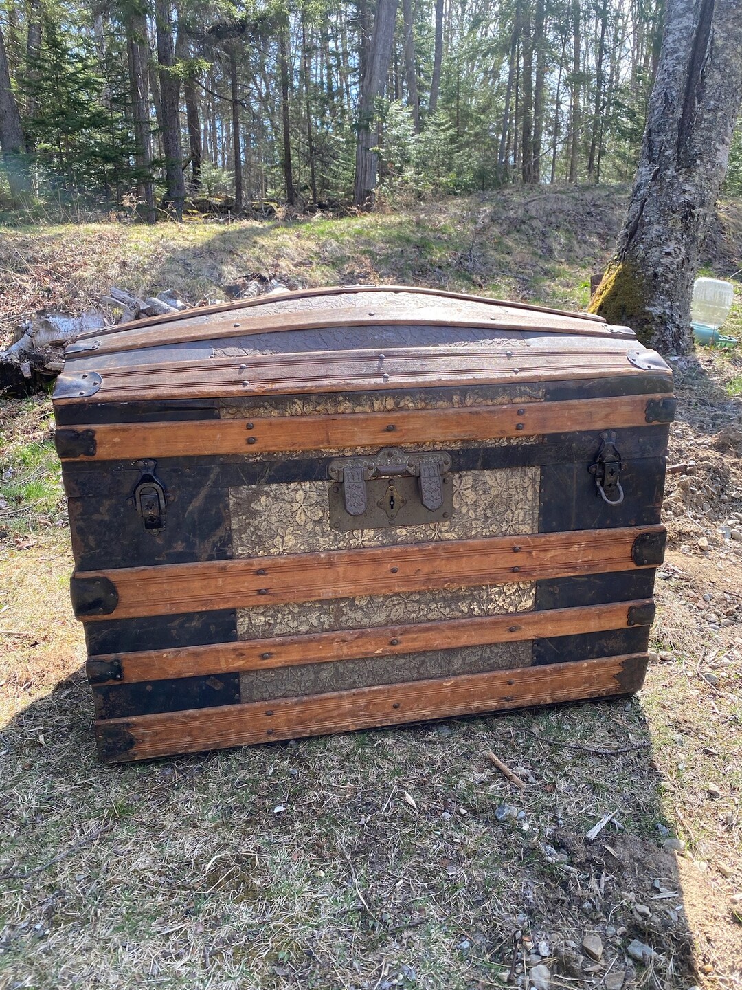 1800s Victorian Chest 1800s Victorian Trunk Large Round Top Trunk ...