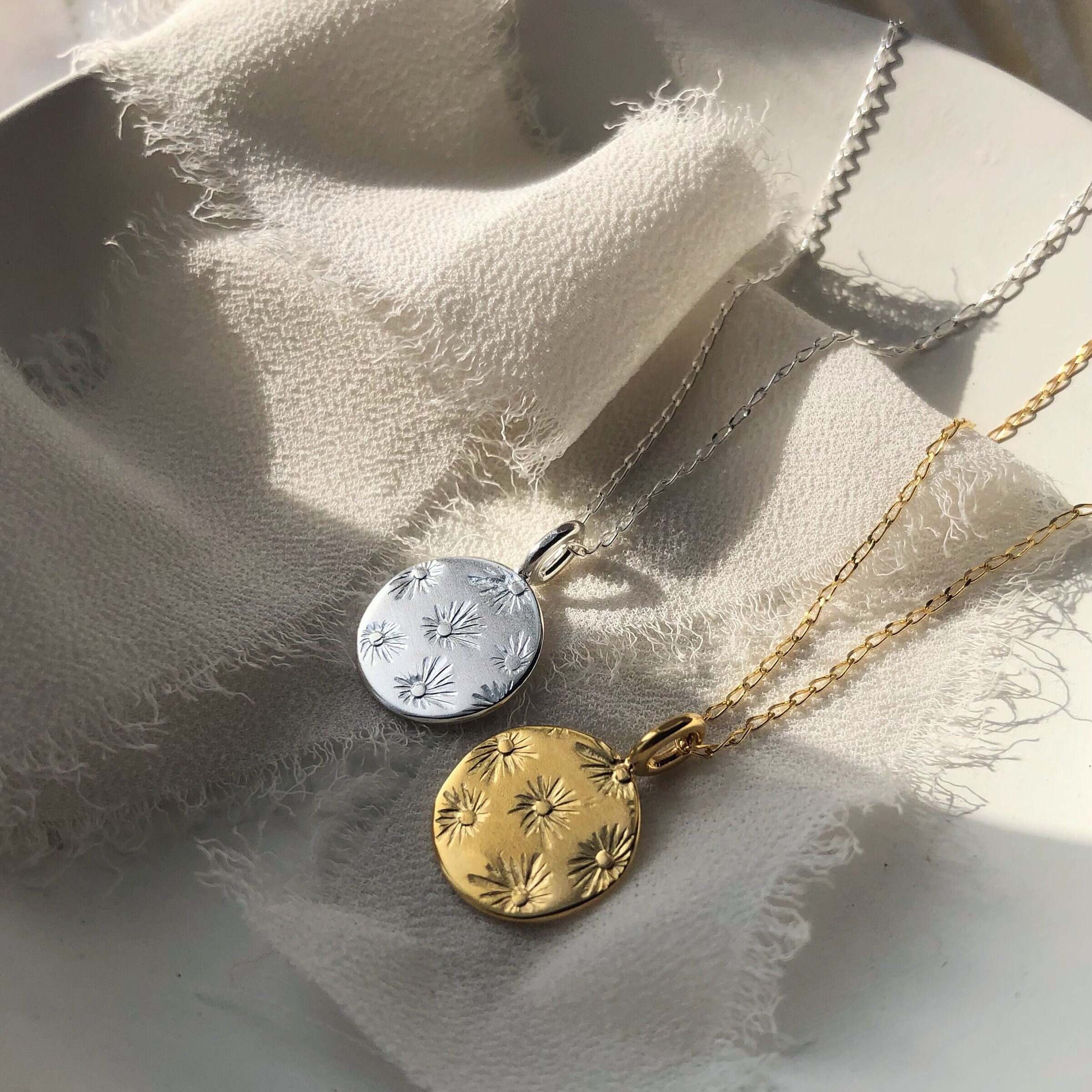 Gold Sunbeam Disc Pendant Gold Sun Charm Necklace Vintage - Etsy