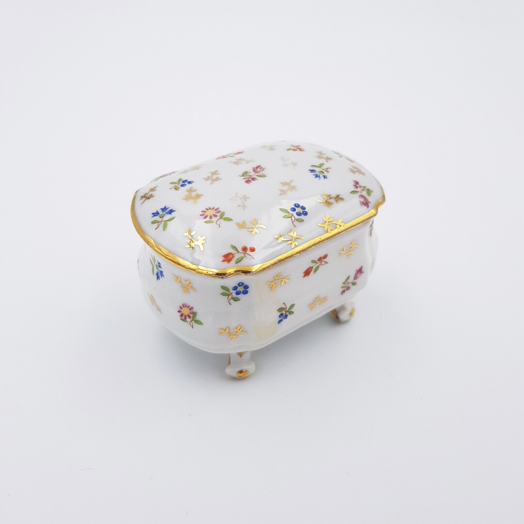 Vintage Small Pill Box | Limoges Porcelain | Floral Decoration | 4 ...