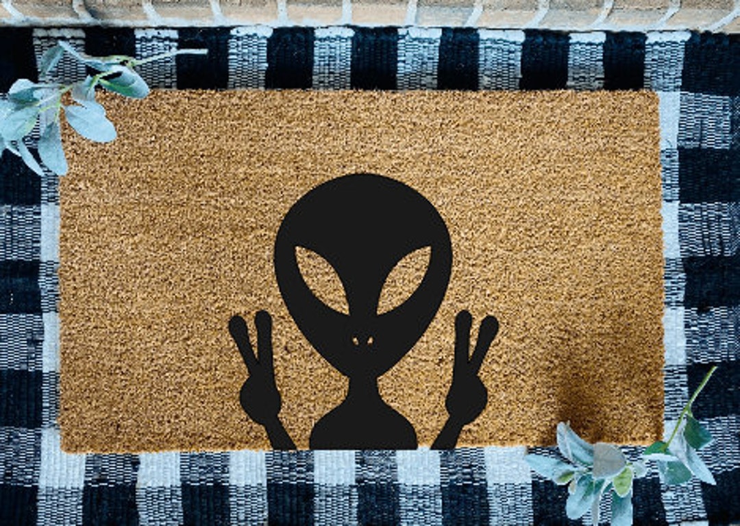 Alien Welcome Door Mat, Alien Peace Welcome Rug, Sci-fi Home Decor ...