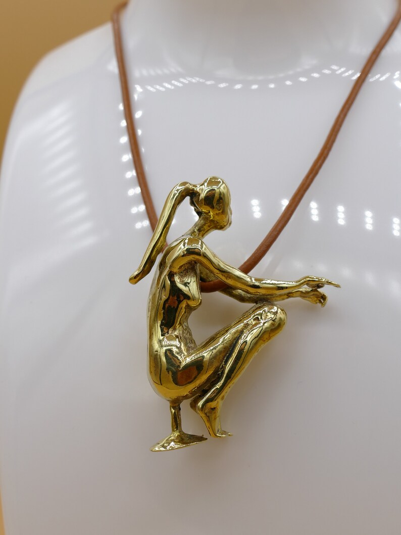 Xl 3d Erotic Pendant Peeing Pissing Woman Pee Etsy