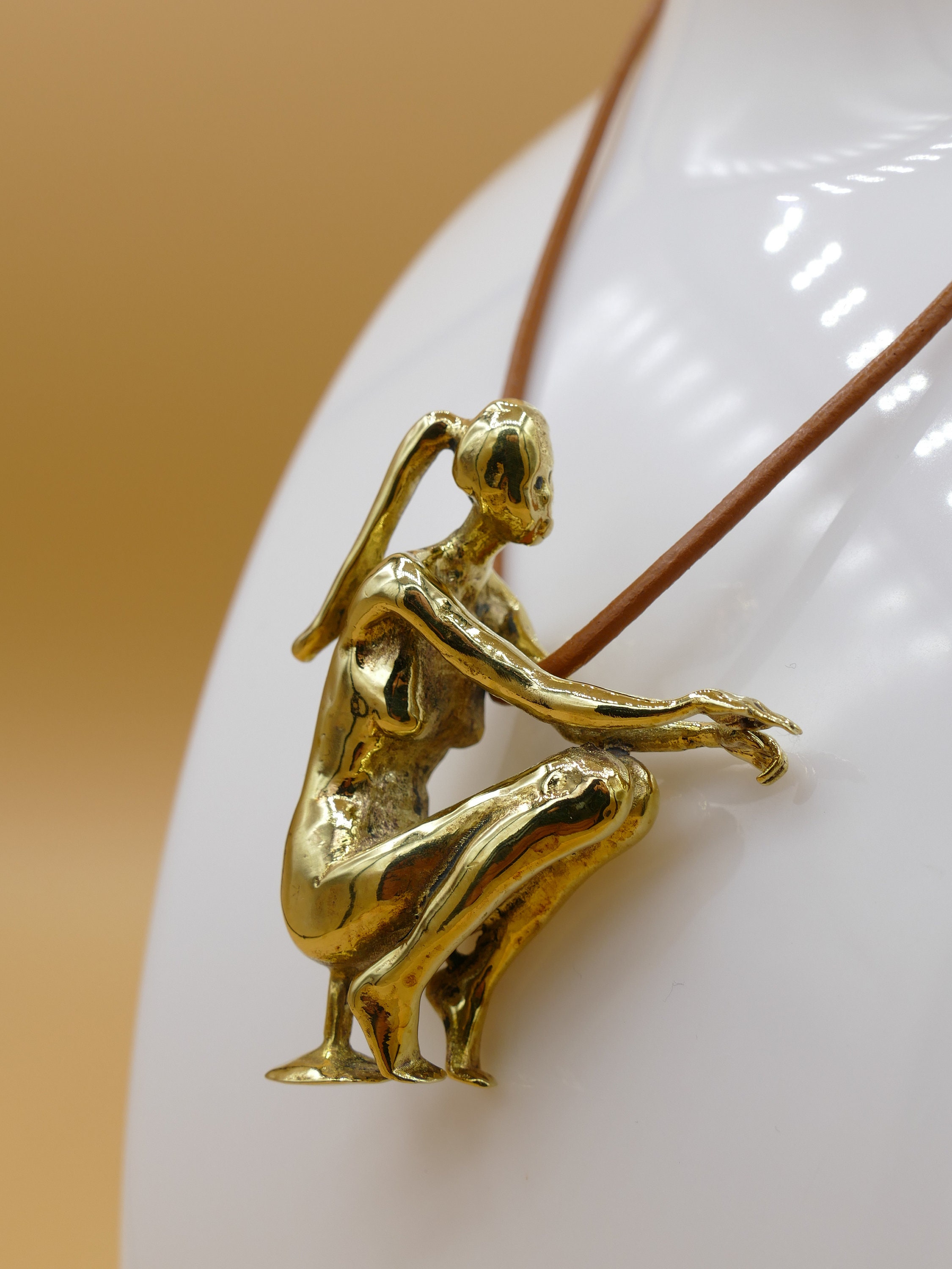 Xl 3d Erotic Pendant Peeing Pissing Woman Pee Etsy
