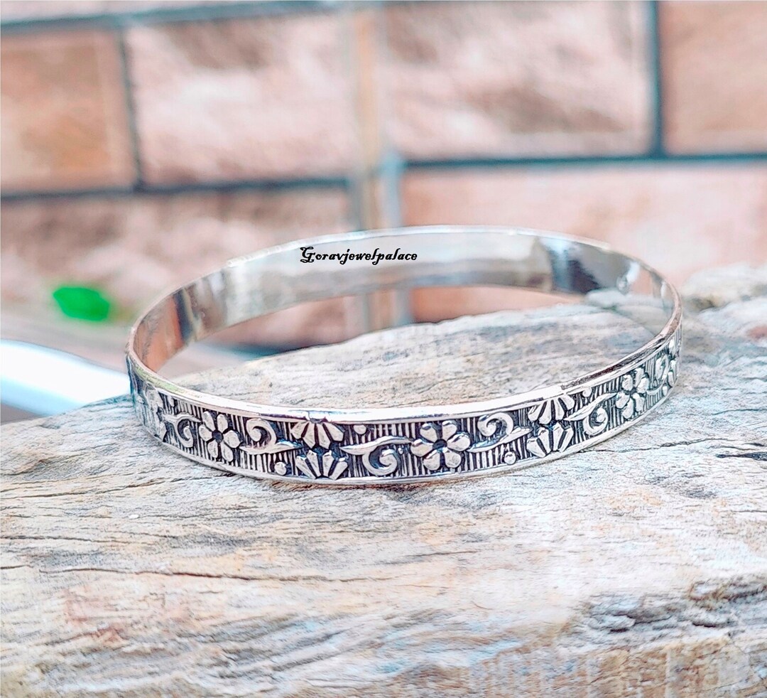 Christmas Gift Bangle ~ Everyday Wear ~ Flower Designer Round Bangle ...