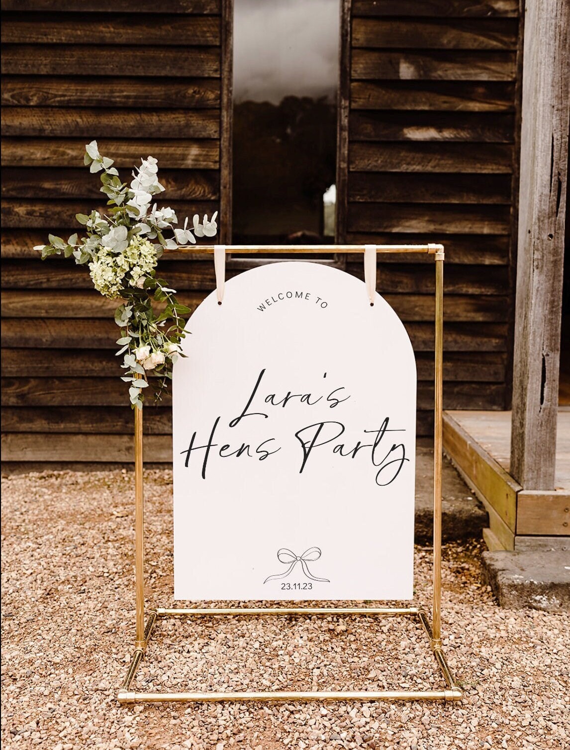 HENS WELCOME SIGN | Hand Drawn Bow, Arch Bachelorette Welcome Sign ...