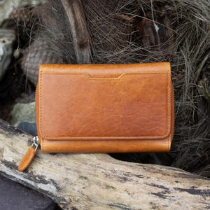 Womans Large Leather Purse Wallets Vintage Leathers Wombat Artisan ...