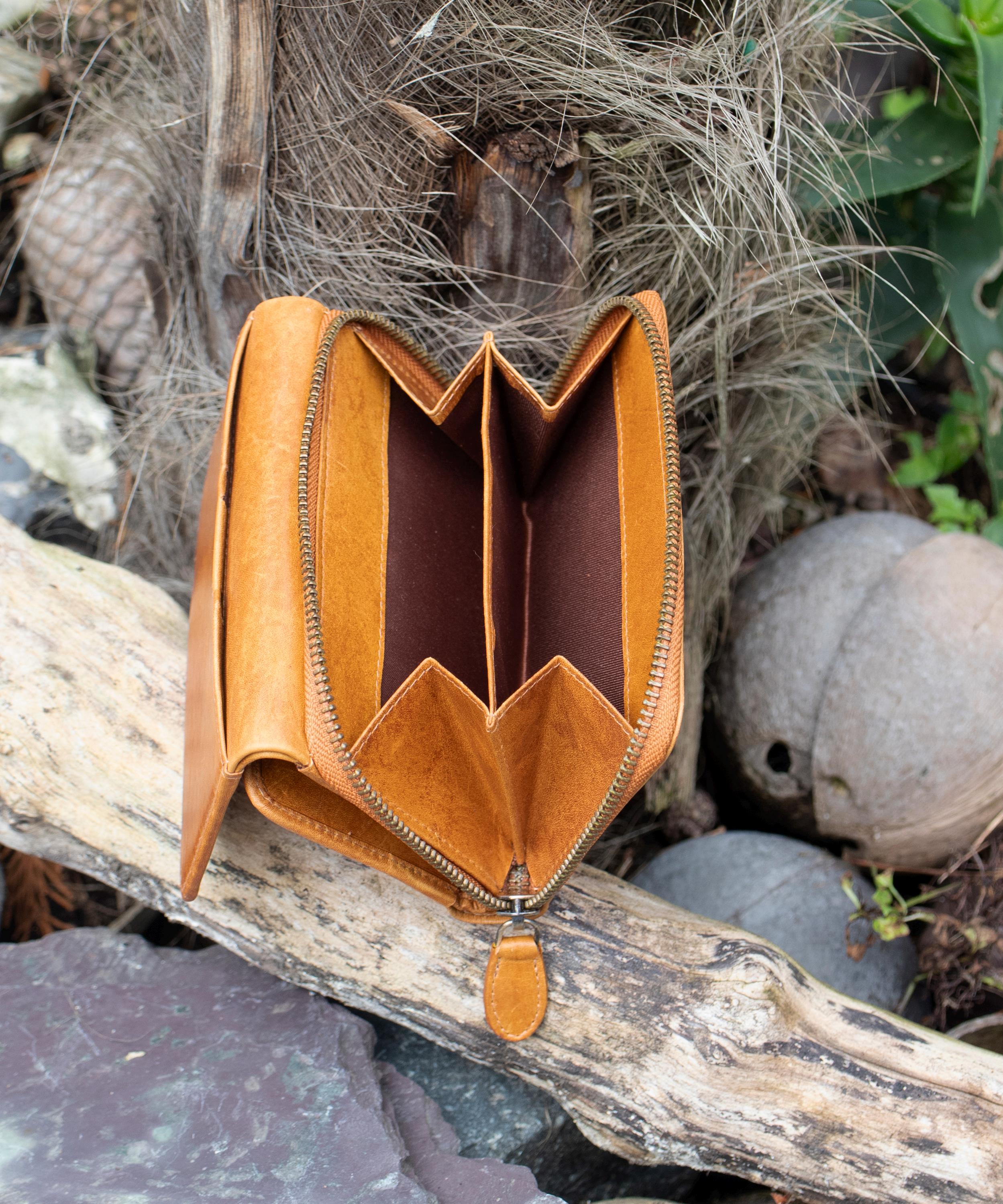 Vintage Leather Purse for Women, Personalised RFID Card Holder With ...