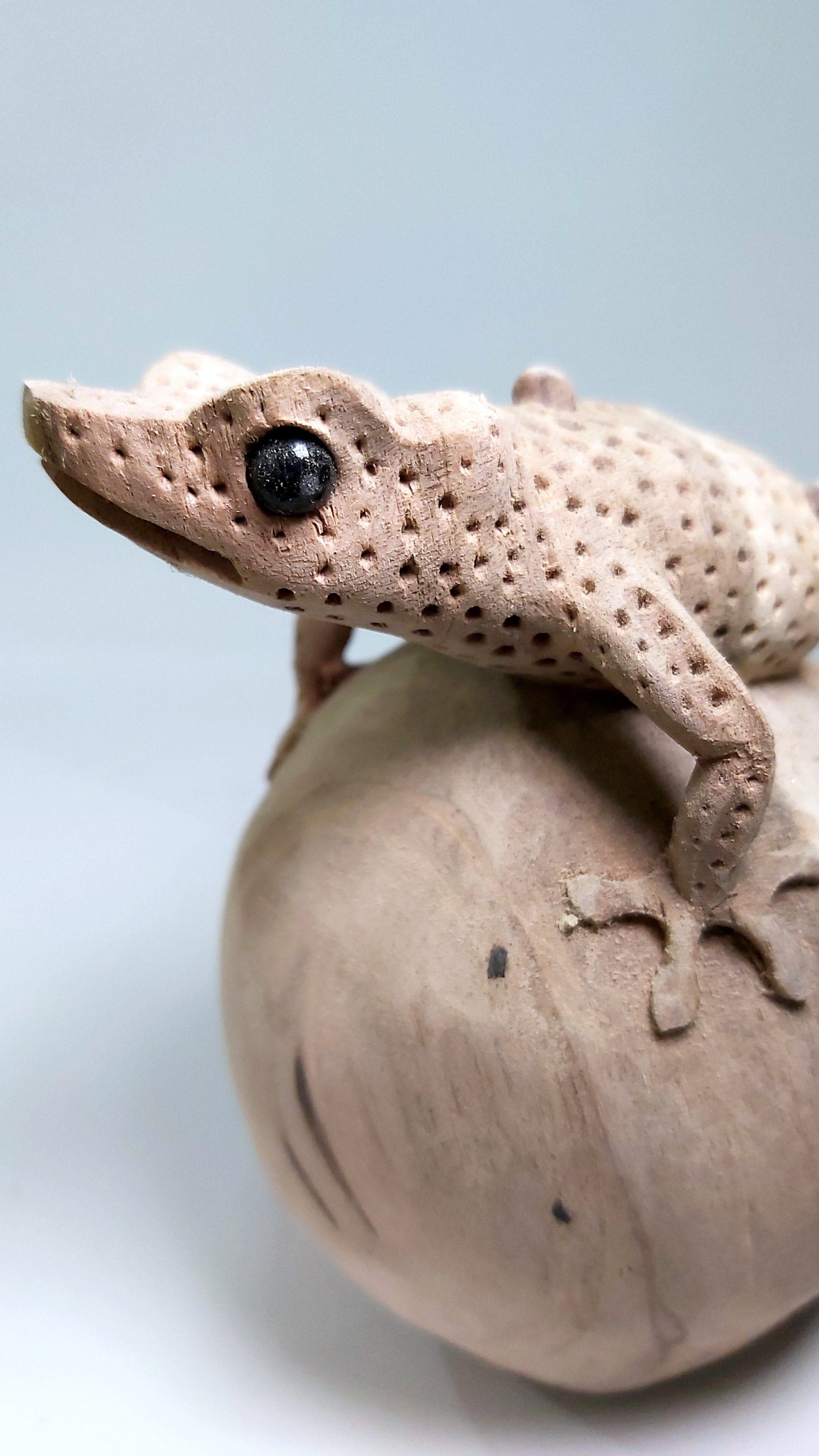 Wooden Gecko on Egg, Gecko Sculpture, Animal Figure, Wood Carving ...