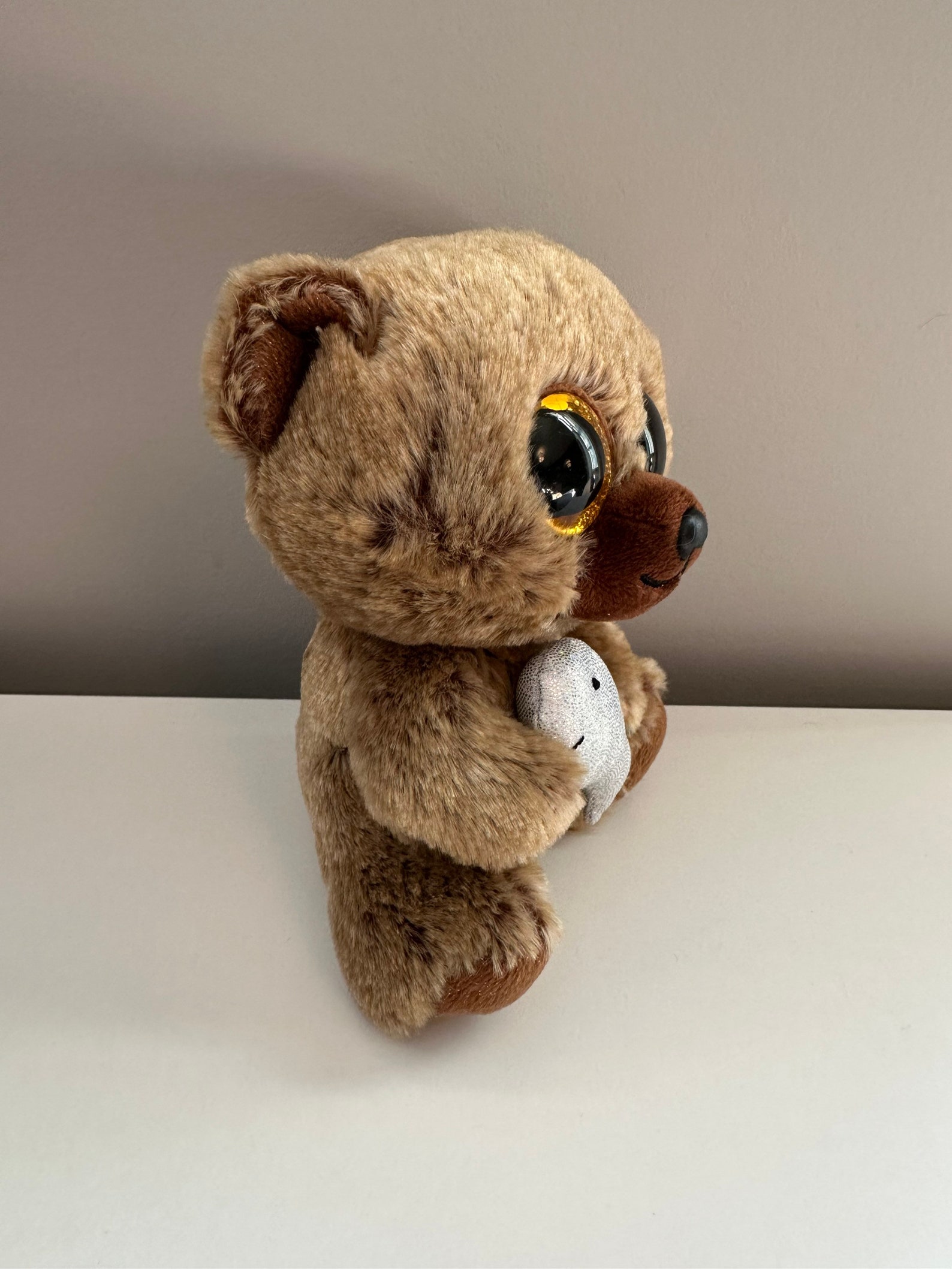 Ty Beanie Boo “henry” the Bear Holding Fish - RARE Canada Exclusive! (6 ...