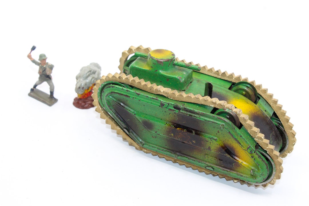 Vintage WWI Tippco Mark V Clockwork Tank and Elastolin 3cm - Etsy UK