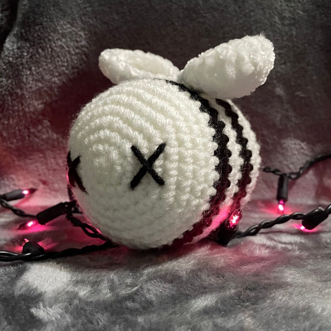 Crochet Skeleton Bee - Etsy