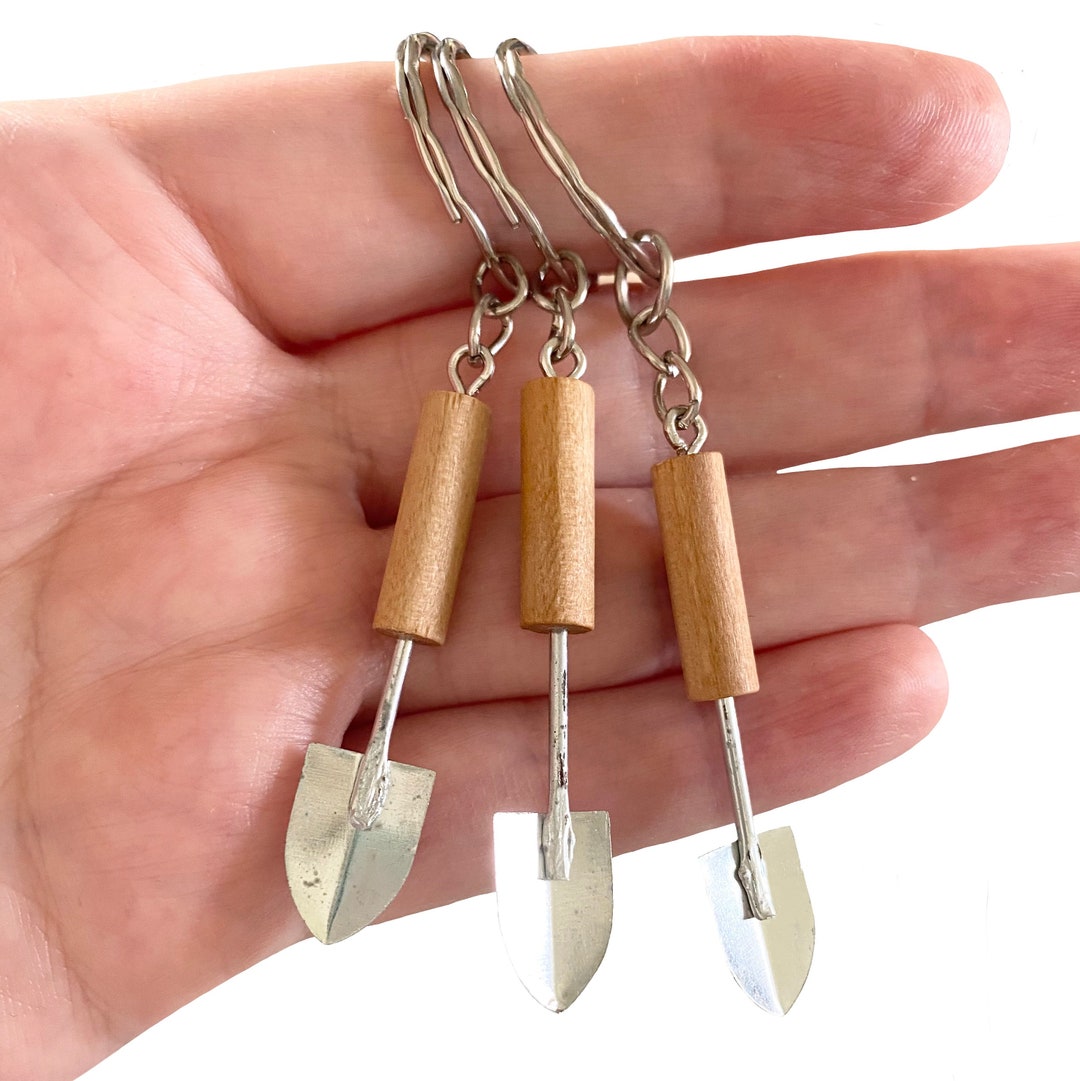 Novelty Keychain for Dad, Keychain for Gardeners, Funny Keychain for ...