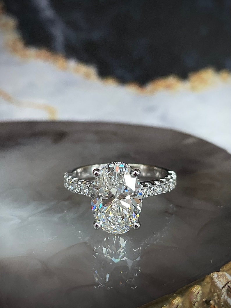 Oval Center 2.5 Carat Weight High Setting Lab Grown Diamond Center ...