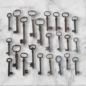 Original Vintage Rusty Iron Skeleton Keys From 1900 - Etsy