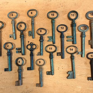 Original Vintage Rusty Iron Skeleton Keys From 1900 - Etsy
