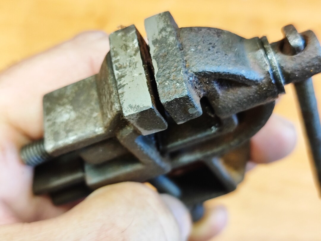 Small Vintage Vise - Etsy