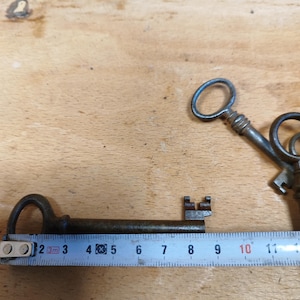 Original Vintage Rusty Iron Skeleton Keys From 1900 - Etsy