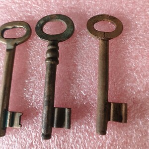 Original Vintage Rusty Iron Skeleton Keys From 1900 - Etsy