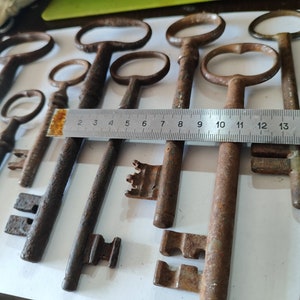 Original Vintage Rusty Iron Skeleton Keys From 1900 - Etsy