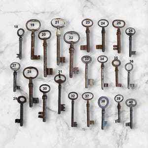 Original Vintage Rusty Iron Skeleton Keys From 1900 - Etsy