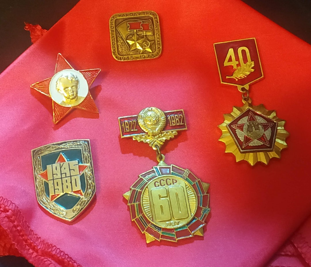 Set of 5 Soviet USSR Vintage Pin Badges With Pioneer Tie. - Etsy