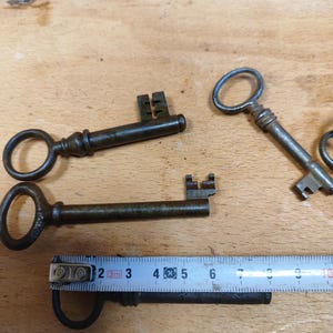 Original Vintage Rusty Iron Skeleton Keys From 1900 - Etsy