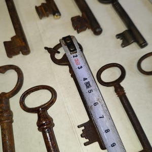 Original Vintage Rusty Iron Skeleton Keys From 1900 - Etsy