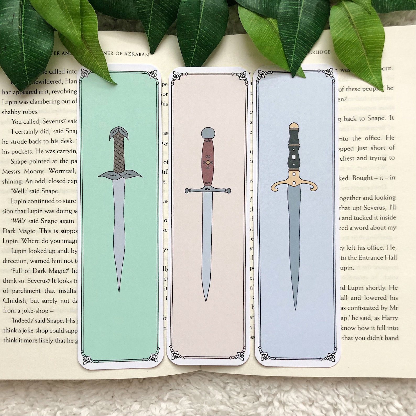 Dagger bookmark fantasy sword bookmark book lover gift | Etsy