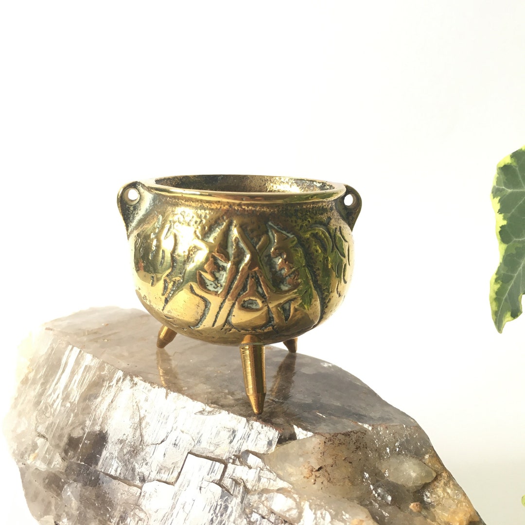 Vintage Brass Witches Cauldron Small Wiccan Pagan Travelling Altar ...