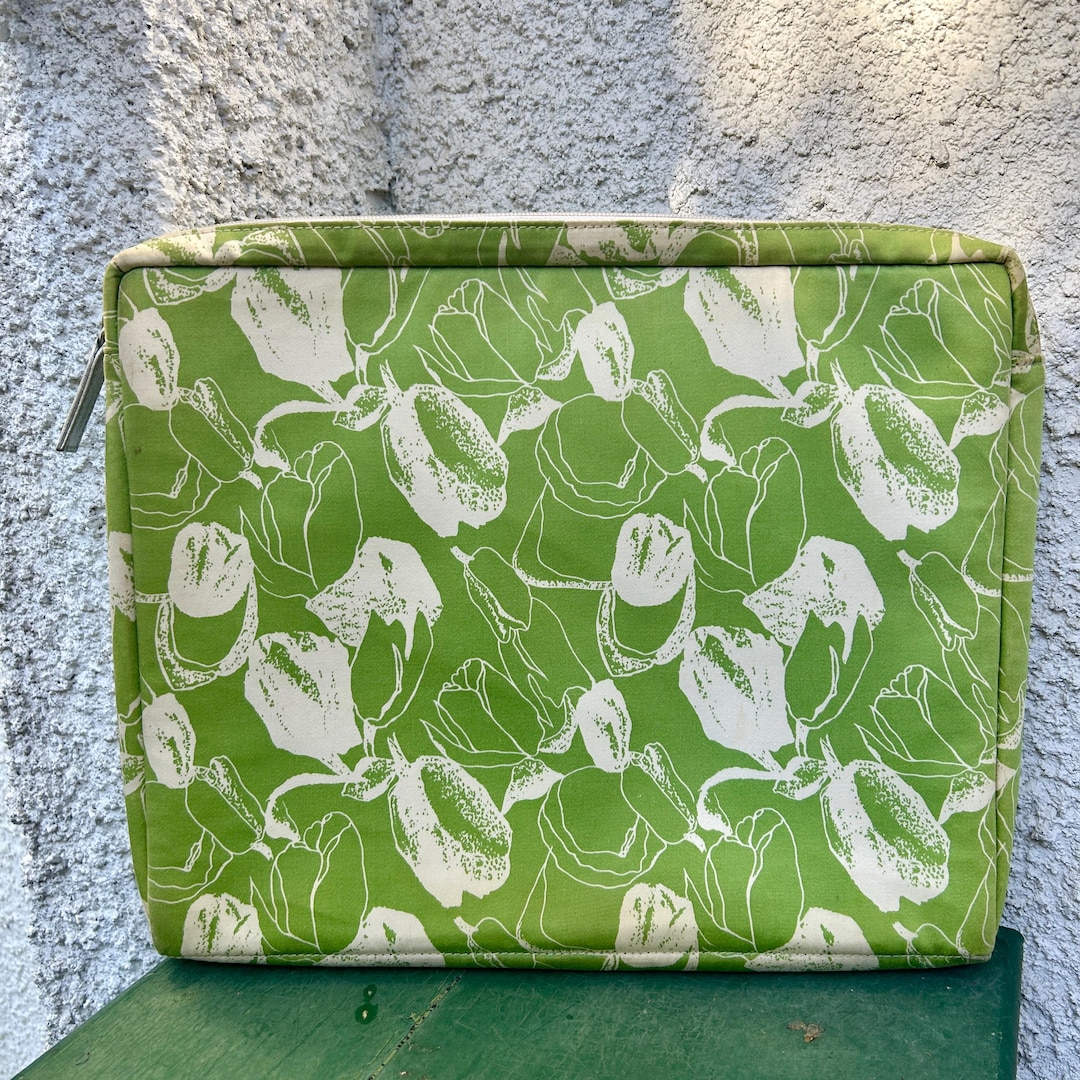 Talene Reilly Green & White Abstract Floral Laptop Sleeve – Soft Padded ...